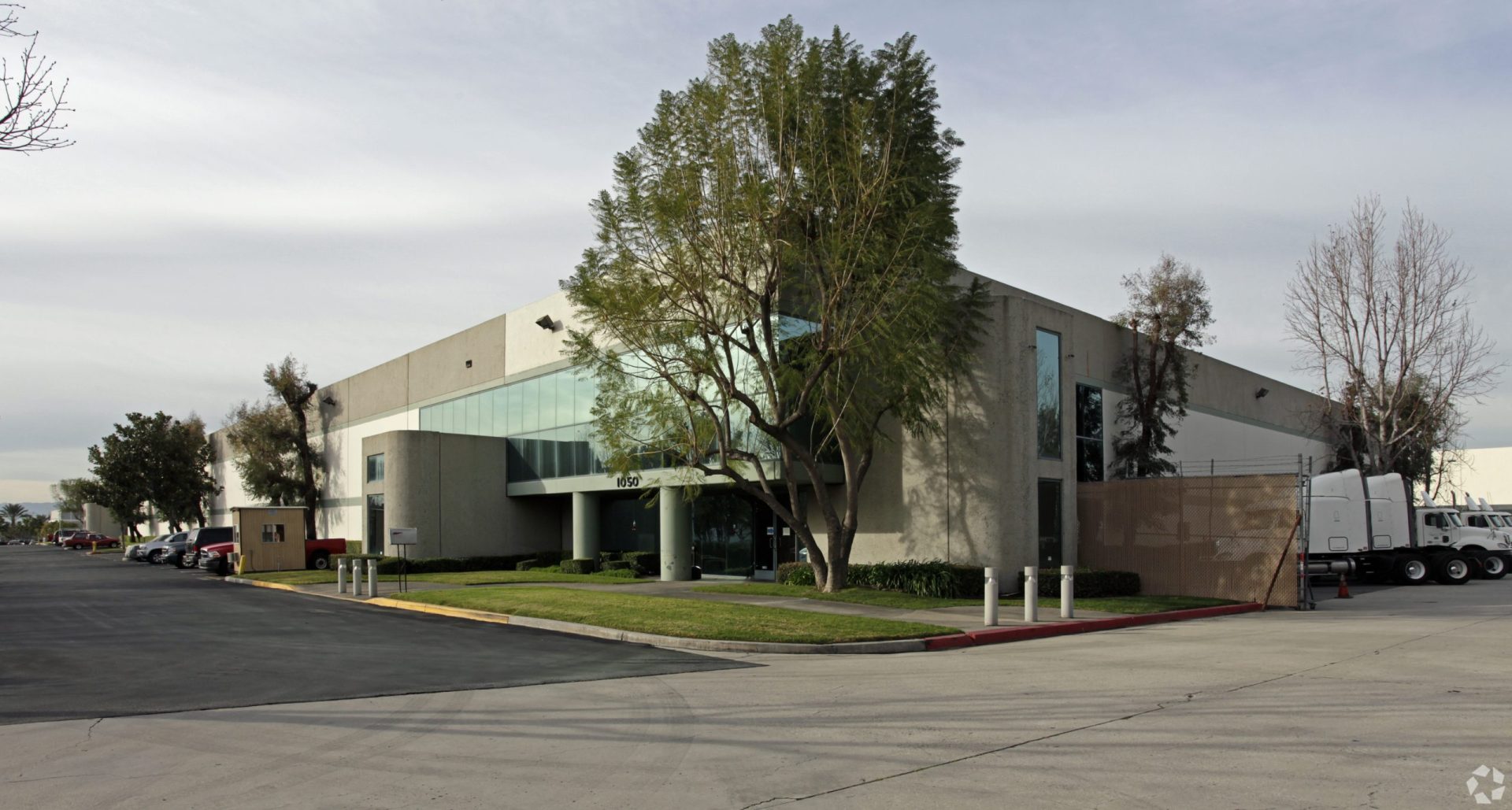 1050-1150 South Dupont Avenue - Bixby Land Company